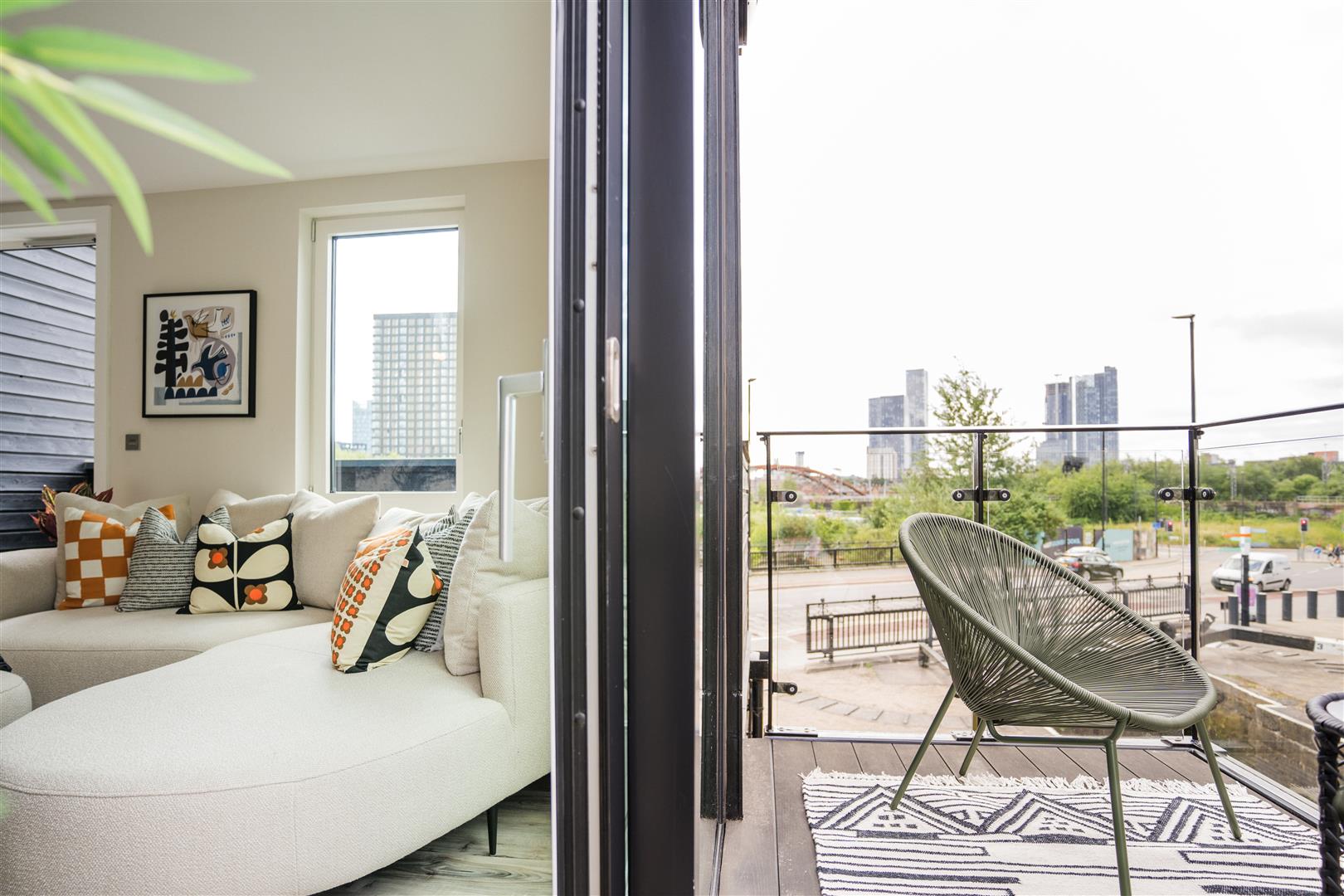 The Railings, Middlewood Locks